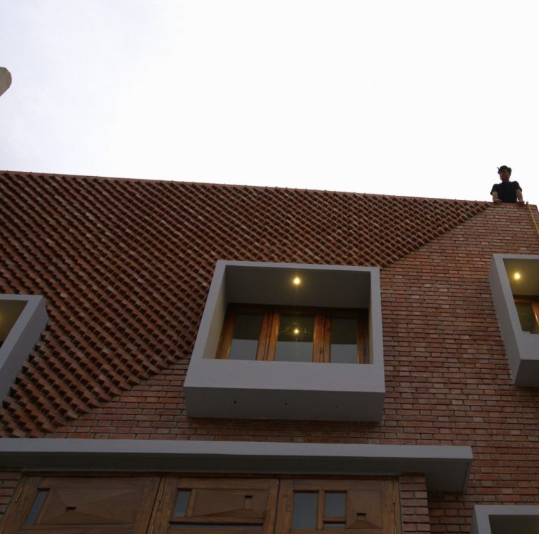 Exposed Wire Cut Bricks